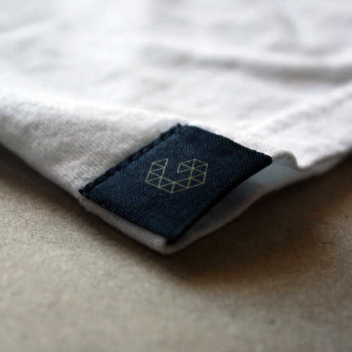 Cloth Logos - Free Cloth Logo Ideas, Design & Templates